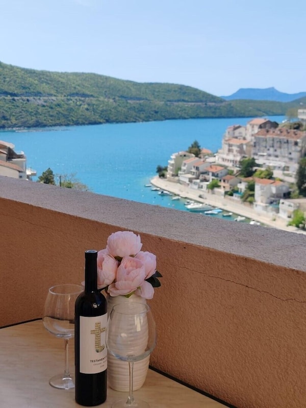 Apartments Nur Amare / 3 Apartment With Sea View - Duba
