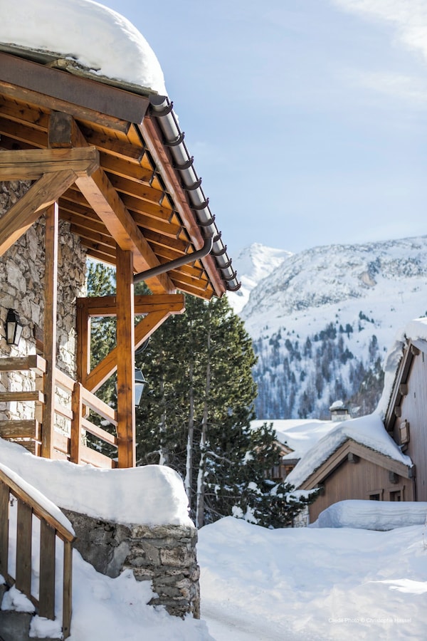 Pretty Savoyard Chalet 100 Metres From The Slopes - Val-d'Isère