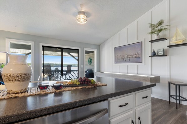 Lakeside Shuffle-modern-incredible Lake Views-covered Heated Patio-relax & Play - Osage Beach, MO