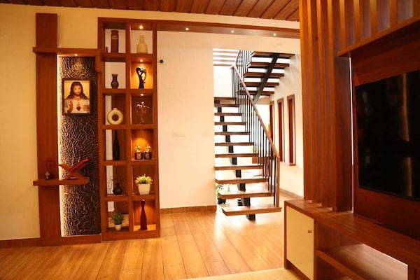 Ethereal Retreat\n4-bedroom Villa In Delightful Chengannur With Wifi, Ac - Thiruvalla