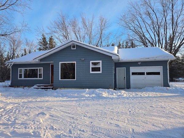 Charming 3-bedroom House In Warroad, 1.5 Miles From Lake Access With Wifi, Ac - 明尼蘇達州