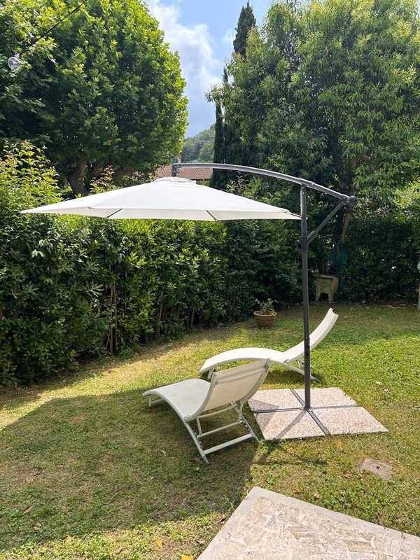Charming Vacation Home With Garden, In The Center Of Pietrasanta, Very Quiet Location - 皮耶特拉桑塔