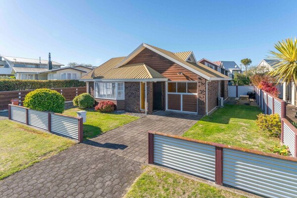 Taupo Town And Lake - 2 Bedroom - Lake Taupo
