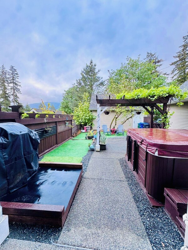 Executive Central Nanaimo Townhouse Close To All Amenities - Nanaimo