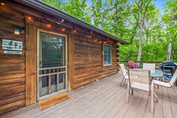 Mallard Creek Cabin - Classic Escape! - Berkeley Springs, WV