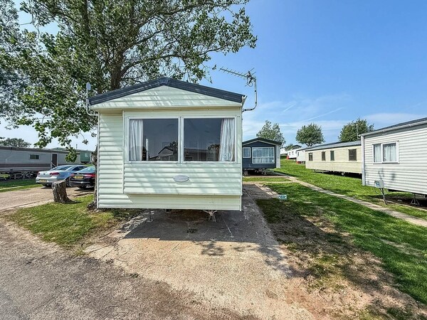 Superb Caravan With Free Wifi At Sand Le Mere Park, Yorkshire Ref 71020s - Yorkshire