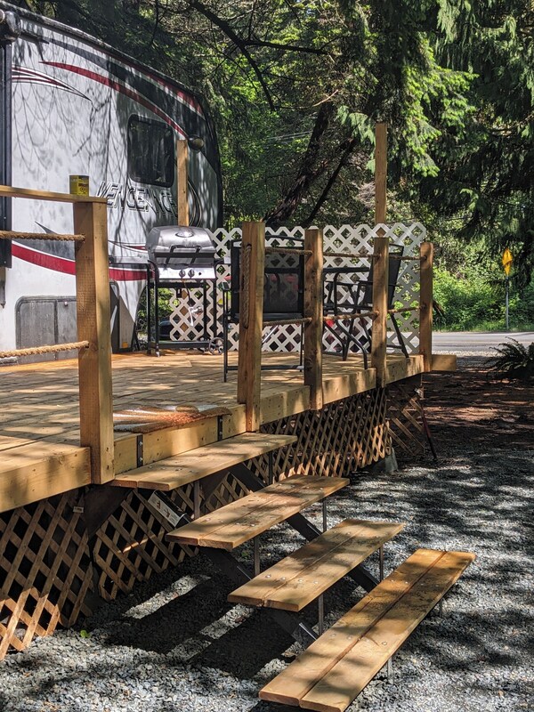 2-bedroom Rv In Beautiful Bowser With Wifi, Ac - Hornby Island