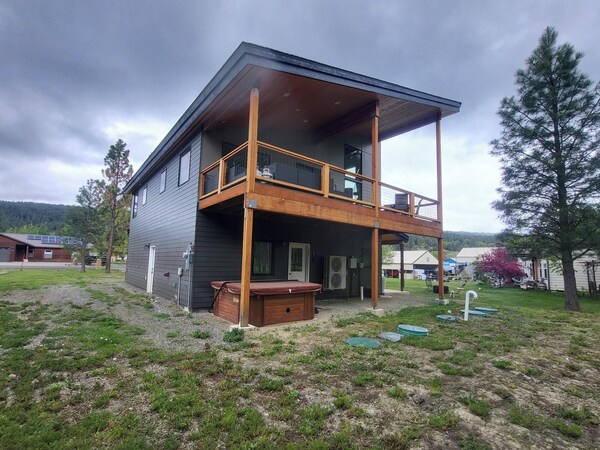Brand New Charming 3-bedroom House In Marvelous Ronald With Wifi, Ac, Hot Tub. - Ronald, WA