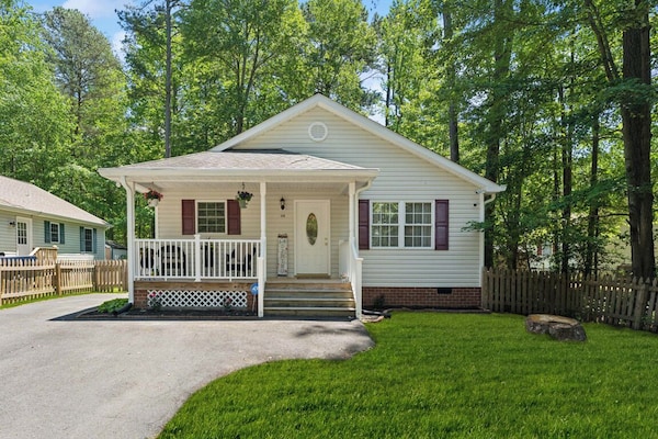 Clean & Charming 3-bedroom Home In Colonial Beach W/ Wifi, Streamtv,2 Full Baths - Colonial Beach, VA