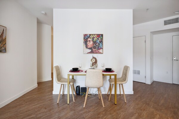 1bdr In Hollywood - Your Best Vacation With Luxury Amenities - Beverly Hills, CA