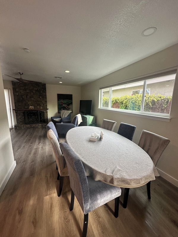 Charming 3-bedroom House With Wifi And Ac In Amazing Davis - Davis