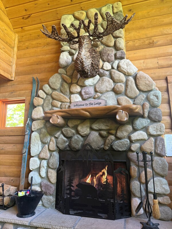 Modern Mountain Getaway- Steps From All-season Adventure - Boyne City, MI