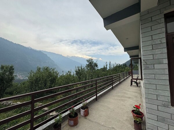 Peaceful Village Homestay - Manali