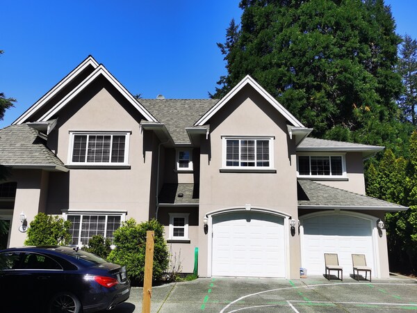 Eagle' House, Room #2 - North Saanich