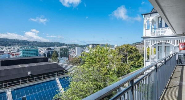 Cosy Sky High Cube - Great Location Close To Attractions, Eateries & Shops - Wellington, New Zealand