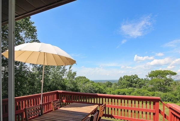 Family-friendly Retreat Near Cornell & Downtown - Ithaca, NY