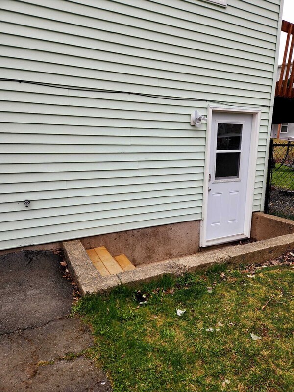 Beautiful 2-bedroom Basement Suite With Kitchen And Wi-fi On Herring Cove Road - Halifax