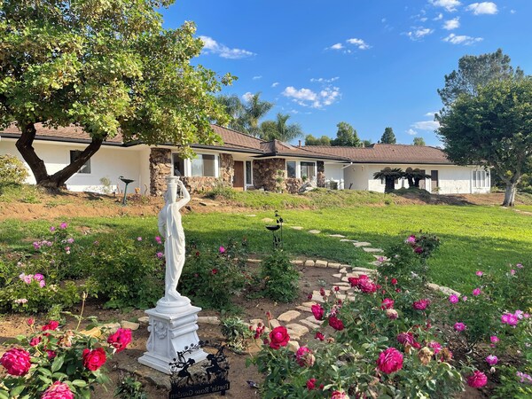 Fallbrook Mediterranean House + Adu - Fallbrook, CA