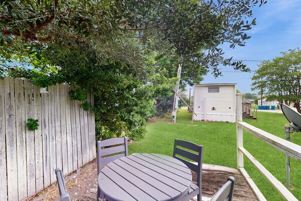 Soundfront Cottage With Fish Cleaning Station & Gas Grill - Boat Slip Included - Atlantic Beach, NC