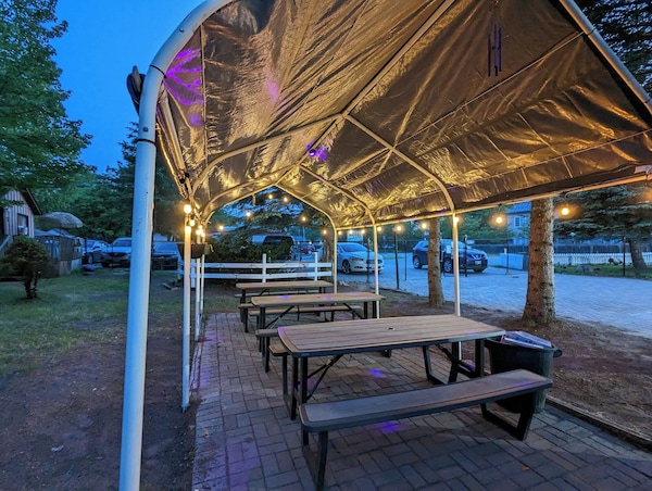 Traditional Tiny Wood Cottage #16 Camping Style Cottages 5 Minutes To The Beach! - Wasaga Beach