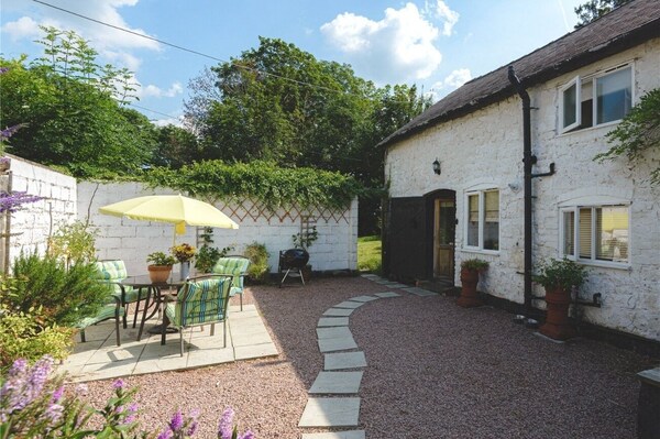 Character Cottage On The Beautiful Welsh Border - Welshpool