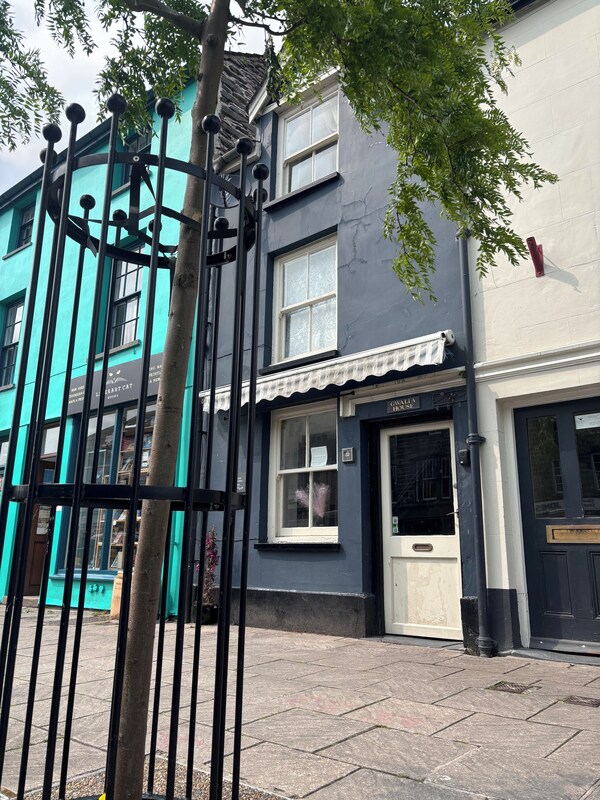 The Little Laura Ashley House - Machynlleth