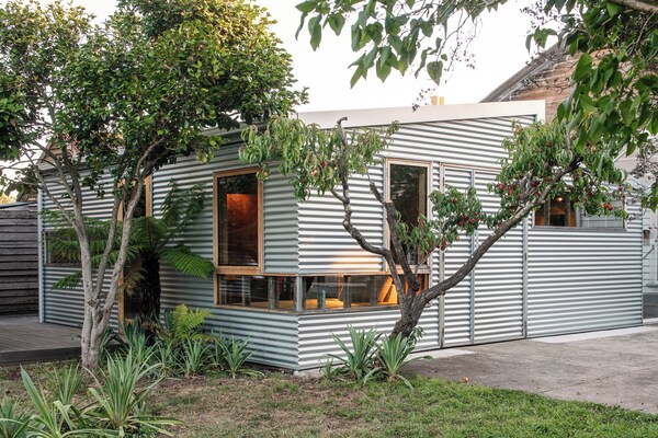 Unique Private Accessible Guestsuite Architect Designed Urban Cabin, Launceston. - Launceston