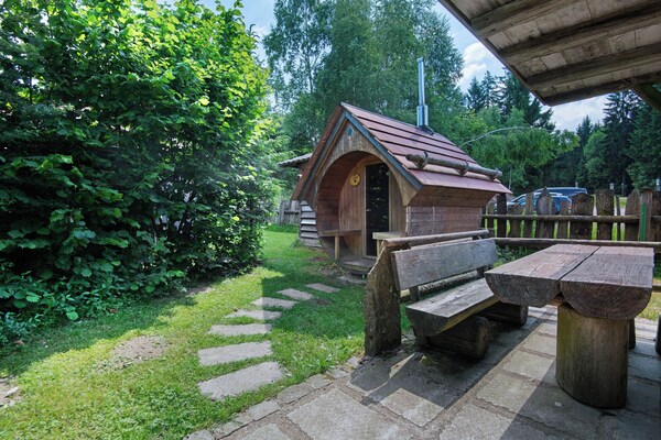 Chalet 'Tiny Hideaway' Mit Bergblick, Privater Terrasse Und Eigenem Garten - Neukirchen