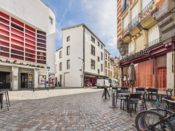 Chic T2 Rénové Au Cœur De Clermont-ferrand, à 2 Min De Jaude ! - Aydat