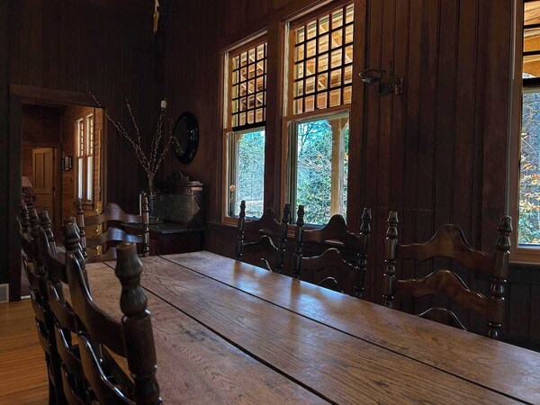 New! Forest Lodge Serenity On Long Lake - Dogs Welcome! - Traverse City, MI