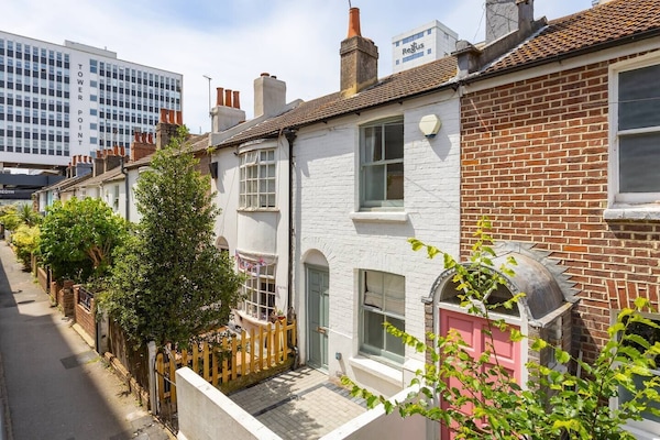 Central Quiet Cottage. Walk To Shops, Bars & Beach - Brighton