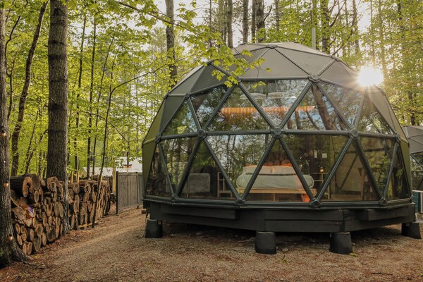 Large, Luxurious Geodesic Dome - 09 - Freeport