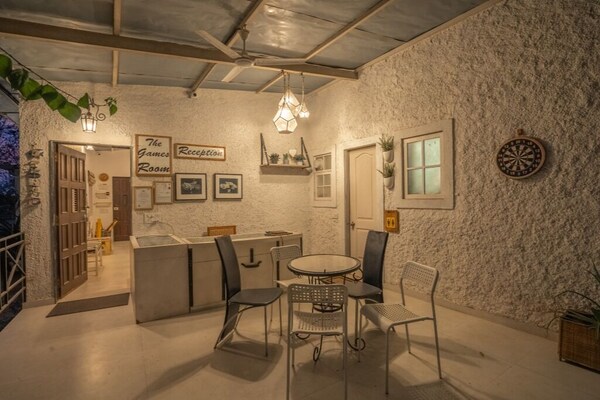 Villa Sora, Palghar By Ebony Stays | Private 2 Bhk With Pool & Garden - Wada