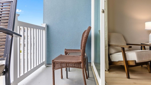 Cozy 1br W Ocean Views & Parking - Ocnj - Ocean City, NJ