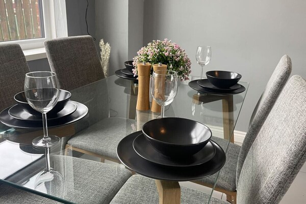 Fully Serviced Three Bed House In Durham - Durham