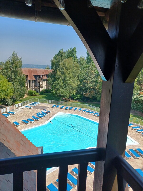 Luxury Apartment In The Golf Resort Of Deauville - Basse-Normandie