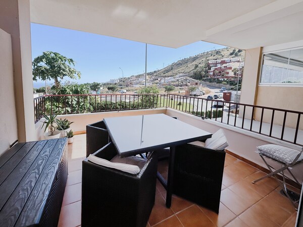 Bonita Vista Al Mar, Con Terraza, Benalmádena. - Selwo Marina