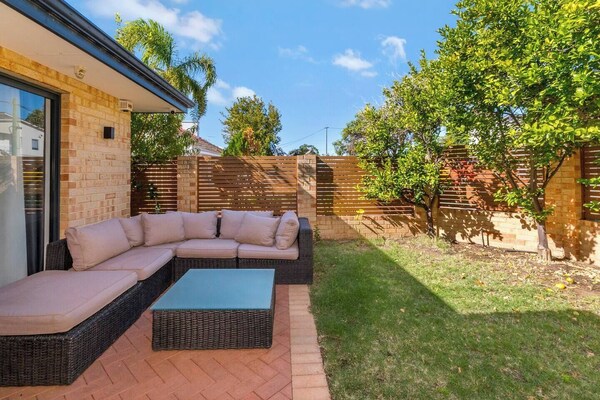 Mono Haus Sleek Doubleview Escape Near Beach And Cbd - Perth