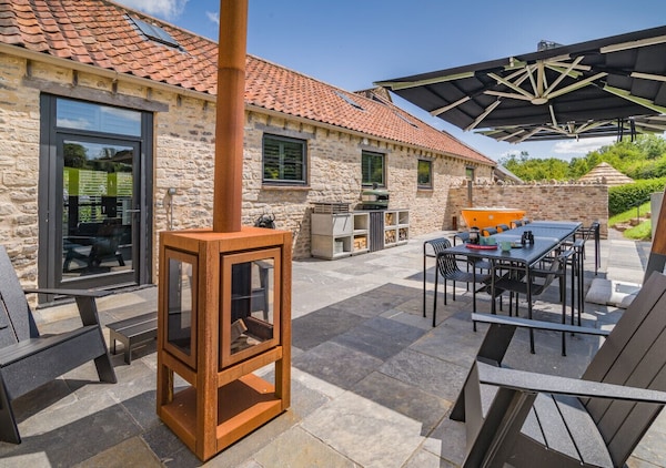 The Elegant Dairy - One Bedroom House, Sleeps 2 - Shepton Mallet