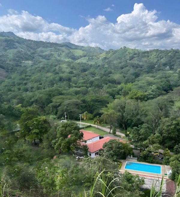 Soothing Villa With Wifi In Villeta For A Relaxing Getaway - Villeta