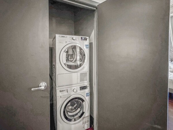 Elegant 2bd | Dt Dallas | Sleeps 16 | Free Parking - Dallas