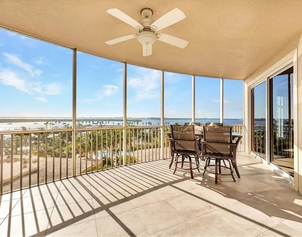 Waterfront Condo With Marina Views In Cape Coral - Fort Myers, FL