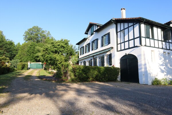 Maison Basque, Le Jouanché - Facing The Adour River, 5 Min From Bayonne - Bayona
