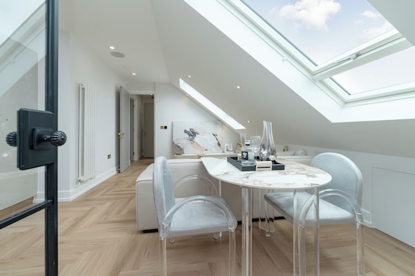 Bright & Stylish Flat Near Wimbledon  Your London Escape Awaits! - London