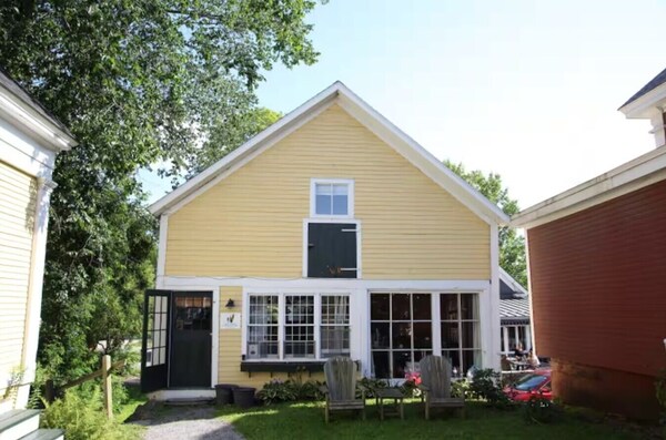 Charming Studio In Downtown Stowe, 15 Minutes To The Mountain - Stowe, VT