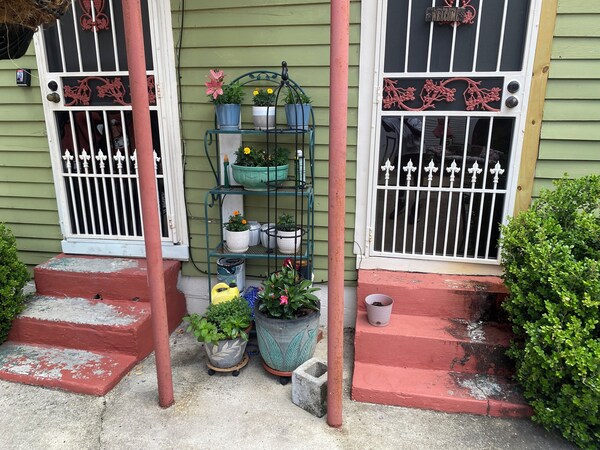 Lower Garden District Court Yard Condo. - Metairie, LA