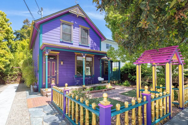 Charming Dog-friendly 5 Bd Victorian House By Beach & Boardwalk - Santa Cruz, CA