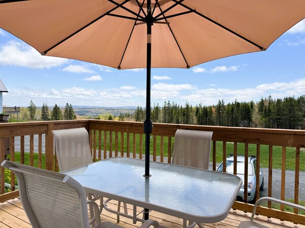 Cozy Spacious Chalet With Private Deck. On Cabot Trail. Super Close To Baddeck - Nova Scotia