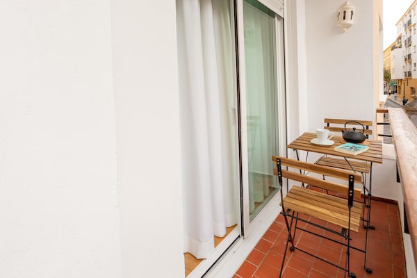Enjoy Living In Front Of The Sea In This Spacious And Bright Apartment Of 120 M². - Manilva