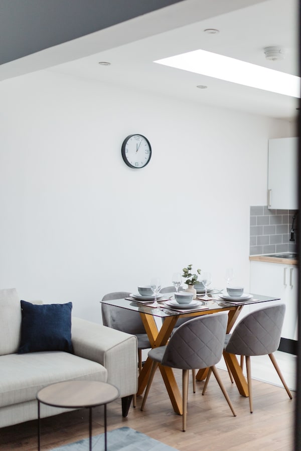 2bed Executive Pad By Traboule Properties Ltd - Warrington